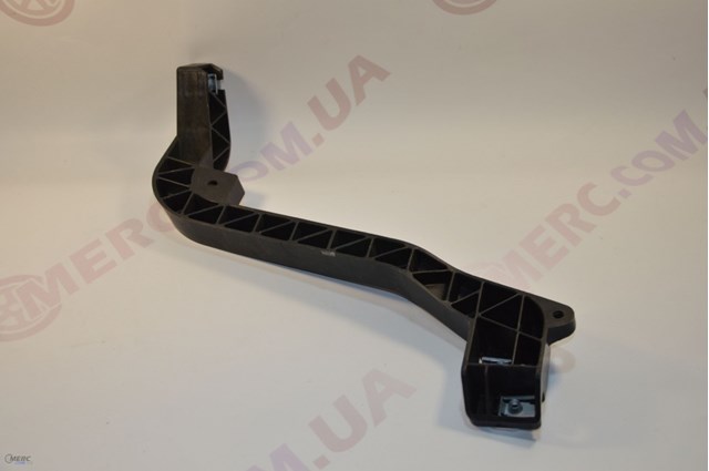 A1666263731 Mercedes консоль крепления радиатора.