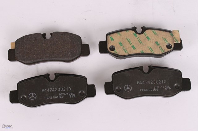 A4474200320 Mercedes колодки тормозные задние дисковые