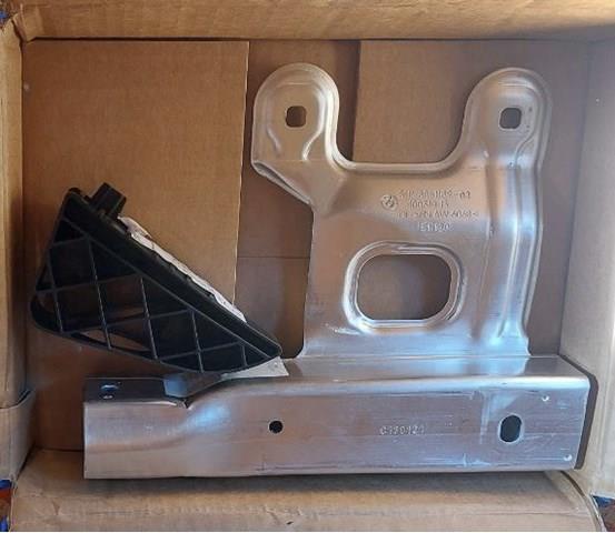 51117268479 BMW кронштейн бампера переднего внешний