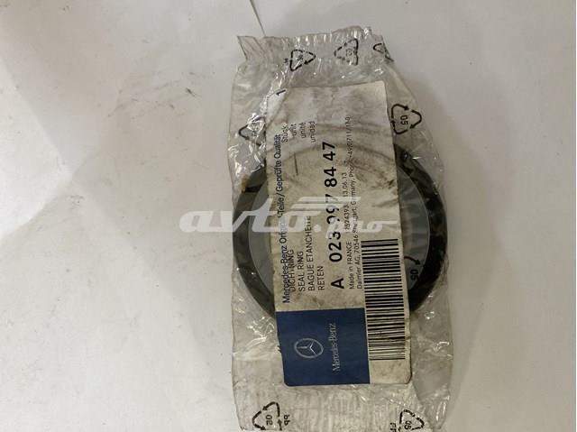 Сальник коленвала передний на Mercedes E (W124)