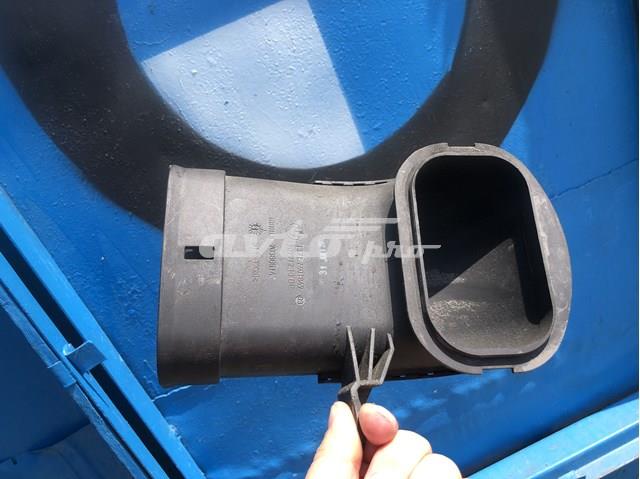 13717601869 BMW патрубок воздушный, вход воздушного фильтра