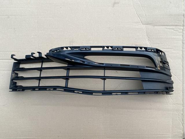 51117385277 BMW решетка бампера переднего левая