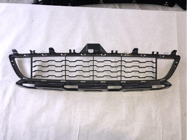 51118054503 BMW вставка воздухозаборника ср