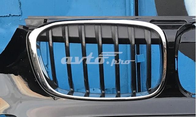 Решетка радиатора правая на BMW X1 (F48)