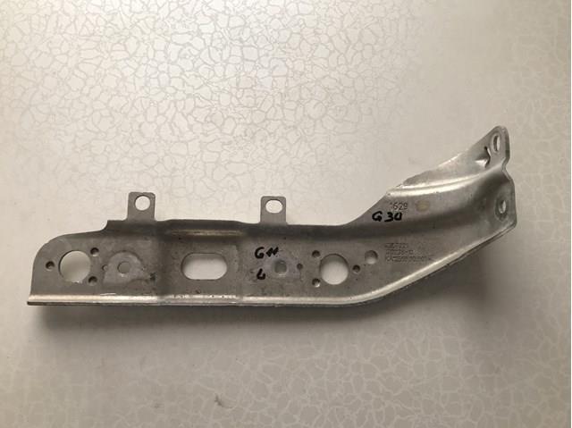 51647357221 BMW держатель доп. радиатора л нж g11 g30