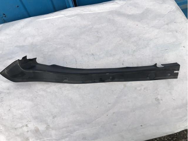 51767264274 BMW уплотнитель крыла