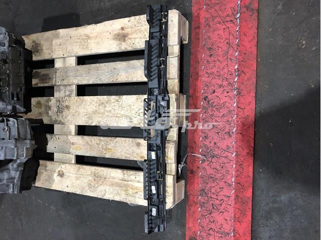 5C6807863B VAG кронштейн абсорбера заднего бампера центральный