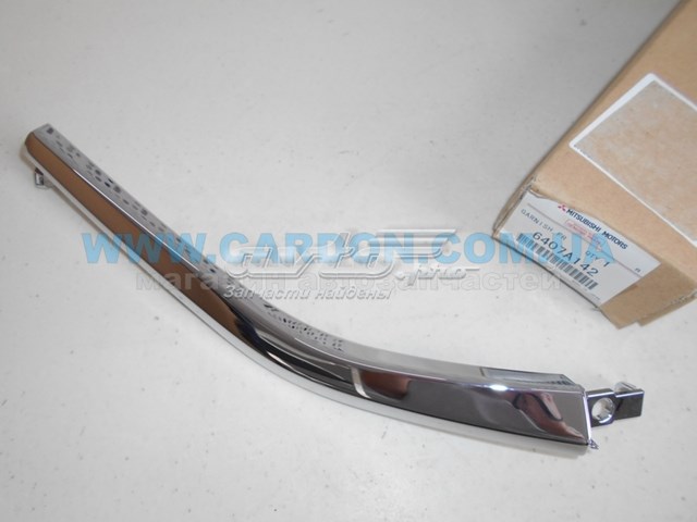 6407A142 Mitsubishi накладка переднего бампера правая