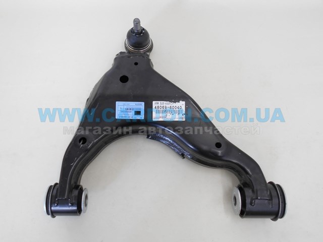 4806960040 Toyota левый рычаг передней нижней подвески