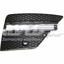 1668852922 Mercedes заглушка (решетка противотуманных фар бампера переднего
