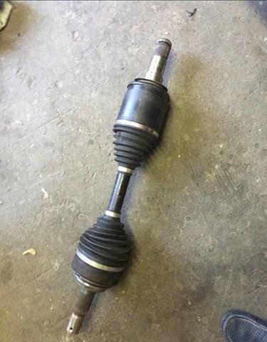 4343060071 Toyota полуось (привод передняя)