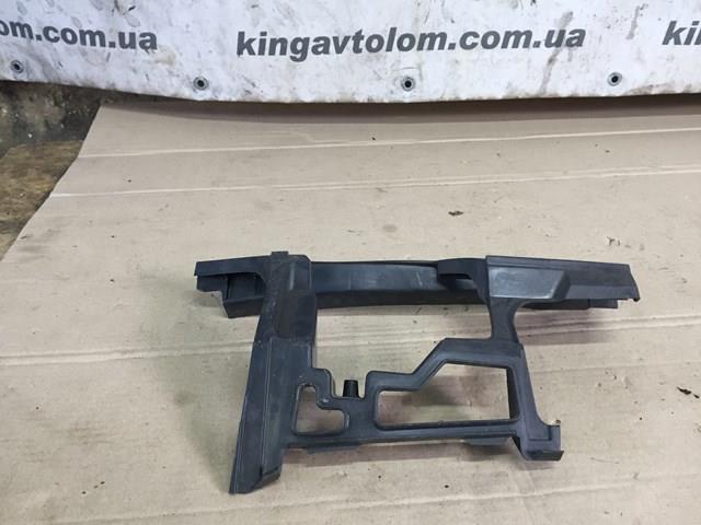 5K0807724B VAG кронштейн бампера переднего правый