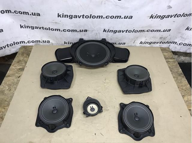 A2218202902 Mercedes динамик передней правой двери