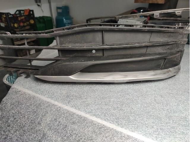 51117385270 BMW накладка противотуманной фари