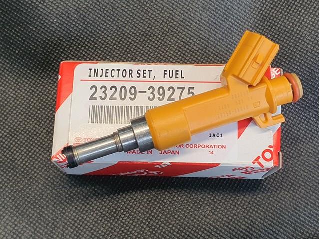 2320939275 Toyota форсунка впрыска топлива