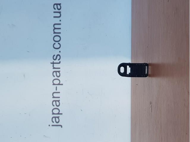 Кронштейн датчика парктроника задний центральный на Toyota Land Cruiser ...