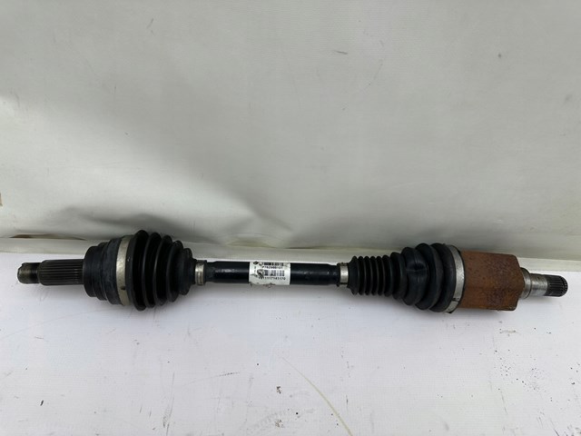 31607629881 BMW полуось (привод передняя левая)