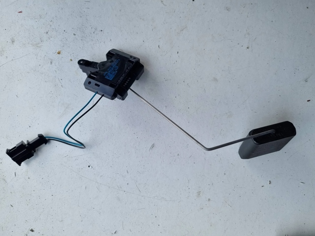 4F0919673A VAG датчик уровня топлива в баке