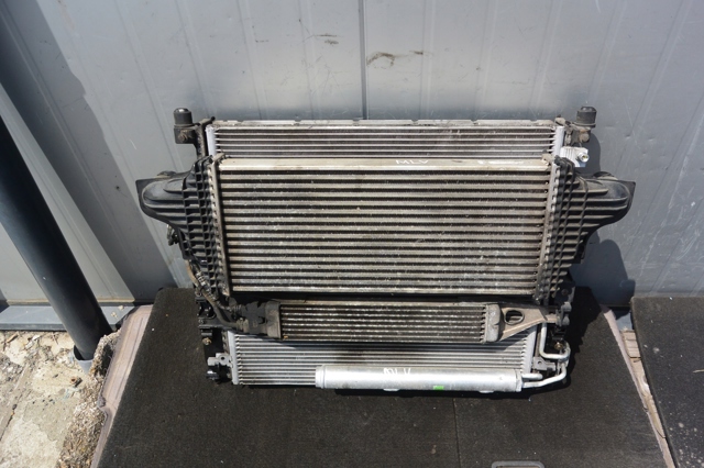 A1645001900 Mercedes радиатор интеркуллера