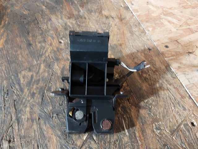 A2037500184 Mercedes замок крышки багажника (двери 3/5-й задней)