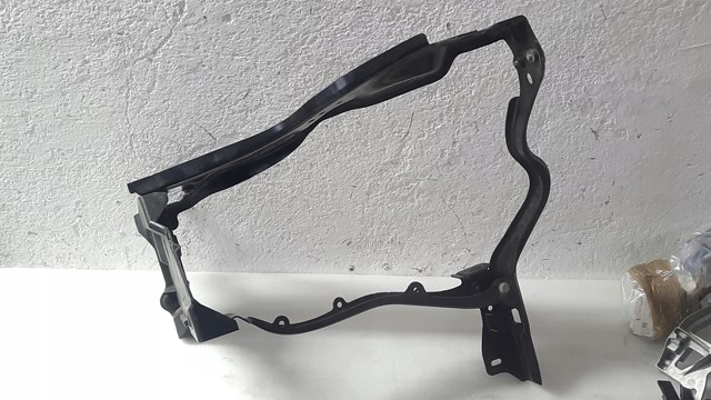 A2126200600 Mercedes суппорт радиатора правый (монтажная панель крепления