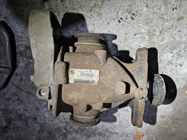 33107524325 BMW Редуктор задний