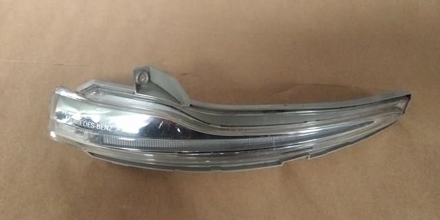 A0999067401 Mercedes повторювач повороту прав.
