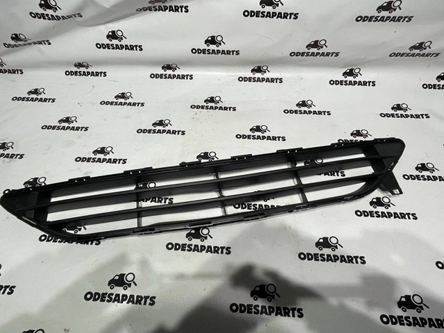 622546FL0A Nissan решетка бампера переднего