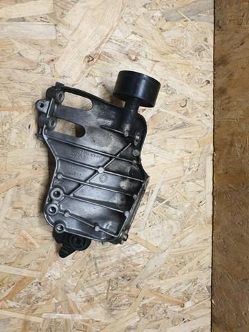 64557585167 BMW кронштейн компрессора кондиционера
