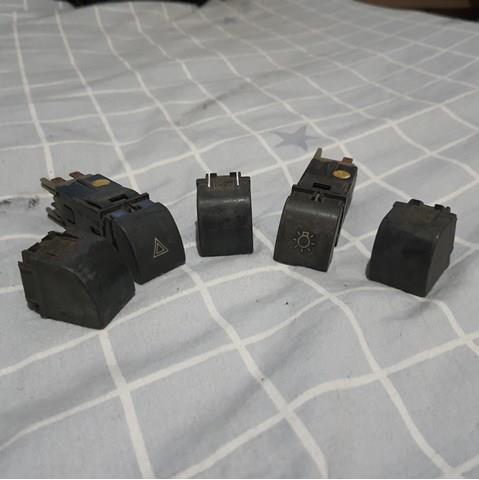 6U0953235 VAG Кнопка включения аварийного сигнала
