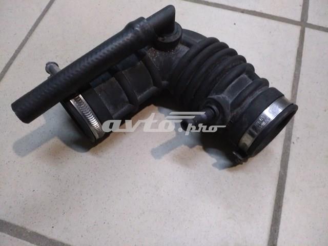 96565833 General Motors патрубок воздушный, выход воздушного фильтра