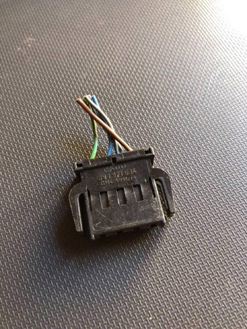 893971634 VAG корпус плоского разъема