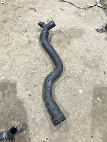 8W0122101B VAG шланг системи охолодження