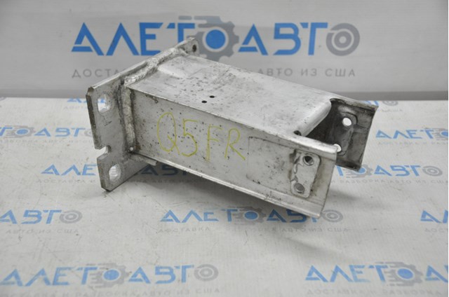 8R0807134B VAG кронштейн усилителя переднего бампера
