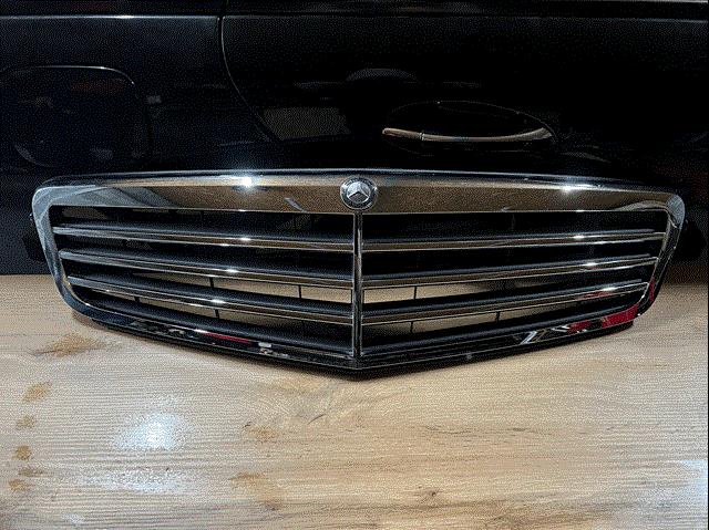 A2048801283 Mercedes решетка радиатора