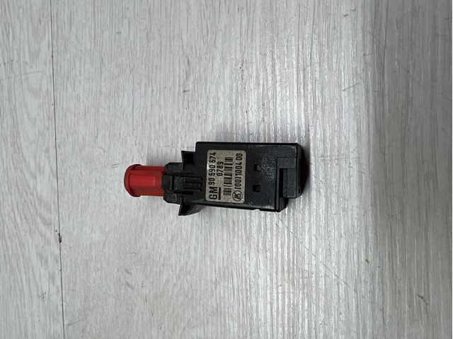 90590574 General Motors датчик включения стопсигнала