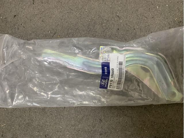 791101R000 Hyundai/Kia петля капота левая