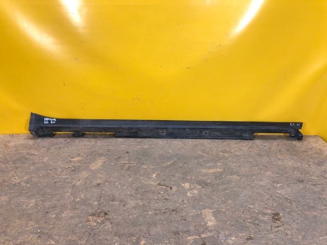 7585048040 Toyota накладка (молдинг порога наружная правая)