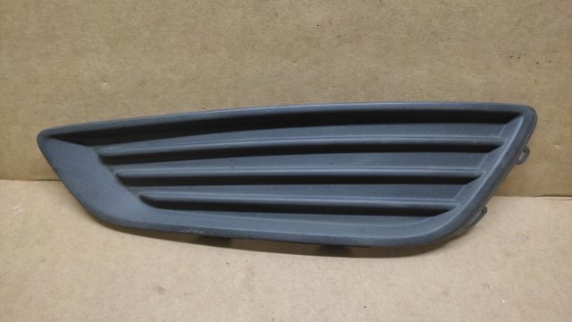 F1EZ17B814B Ford решетка бампера переднего левая