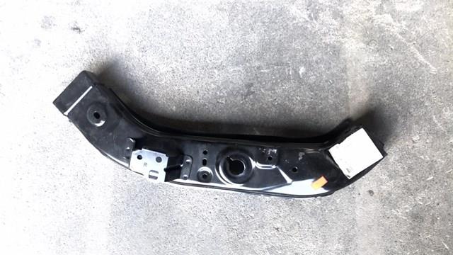 5256C260 Mitsubishi суппорт радиатора правый (монтажная панель крепления