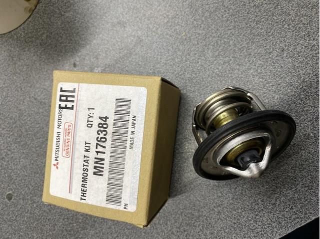MN176384 Mitsubishi термостат