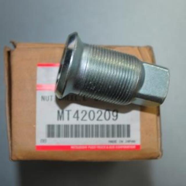 MT420209 Mitsubishi футорка l