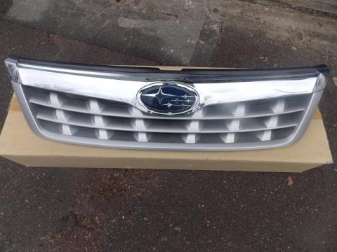 91121SC040 Subaru решетка радиатора