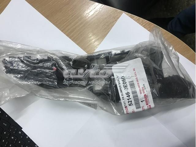 521460E060 Toyota кронштейн бампера переднего левый