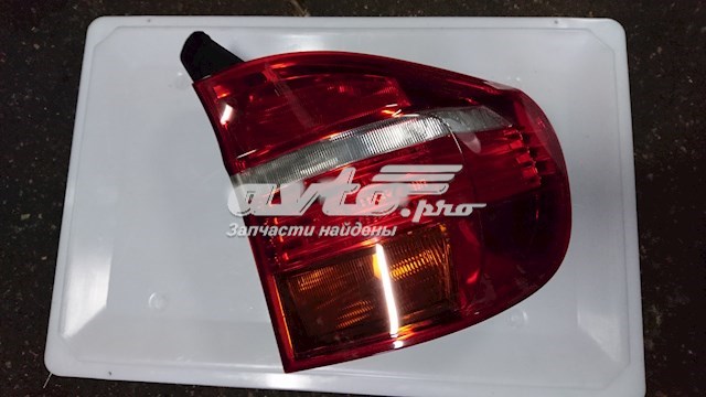 63217158940 BMW задний правый внешний фонарь