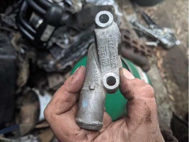 9129221 Opel регулирующий клапан охлаждающей жидкости