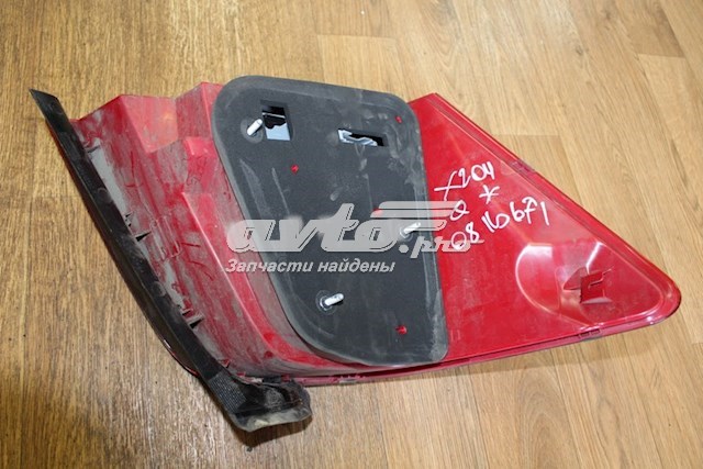 A2049060257 Mercedes задний правый фонарь