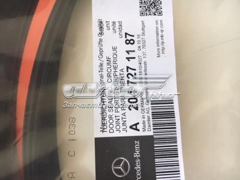 A2047271187 Mercedes уплотнитель двери передней (на двери)