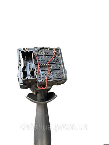 8201168003 Renault (RVI) Переключатель подрулевой правый
