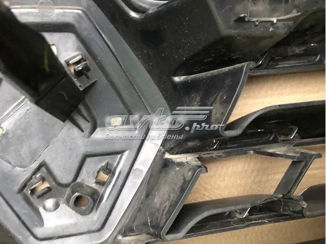 623104446R Renault (RVI) решетка радиатора